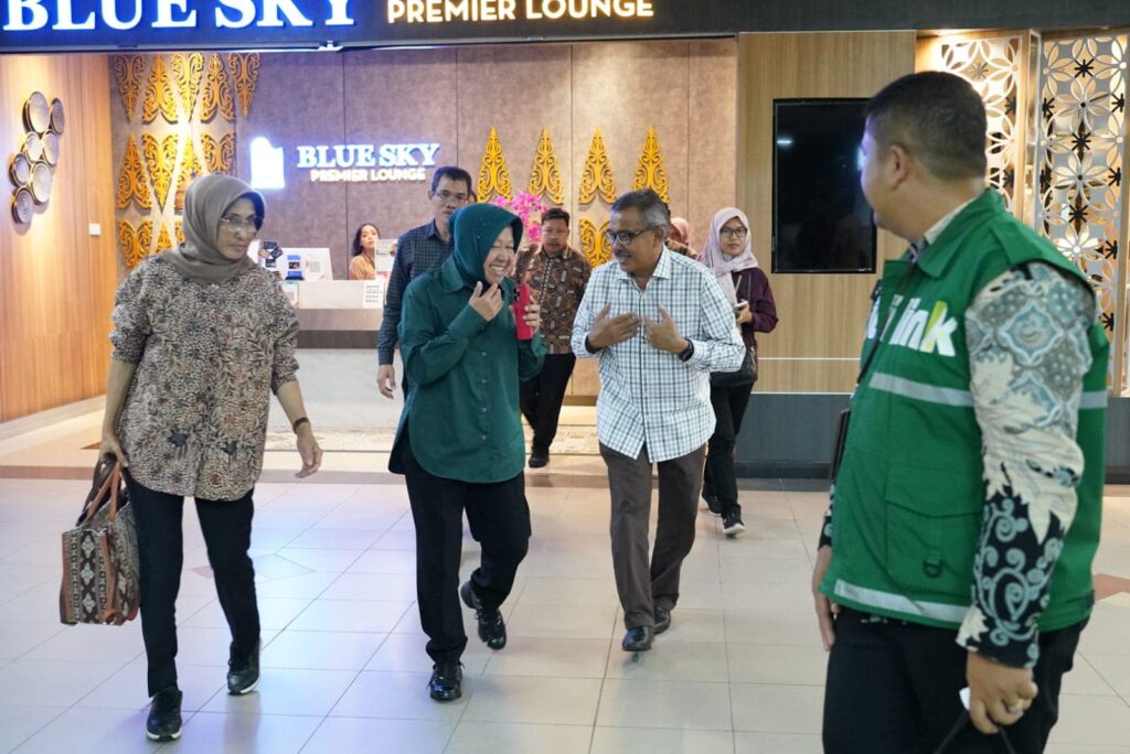 Antar Kepulangan Menteri Risma, Jefridin Sampaikan Ucapan Terima kasih ... Antar Kepulangan Menteri Risma, Jefridin Sampaikan Ucapan Terima kasih ...