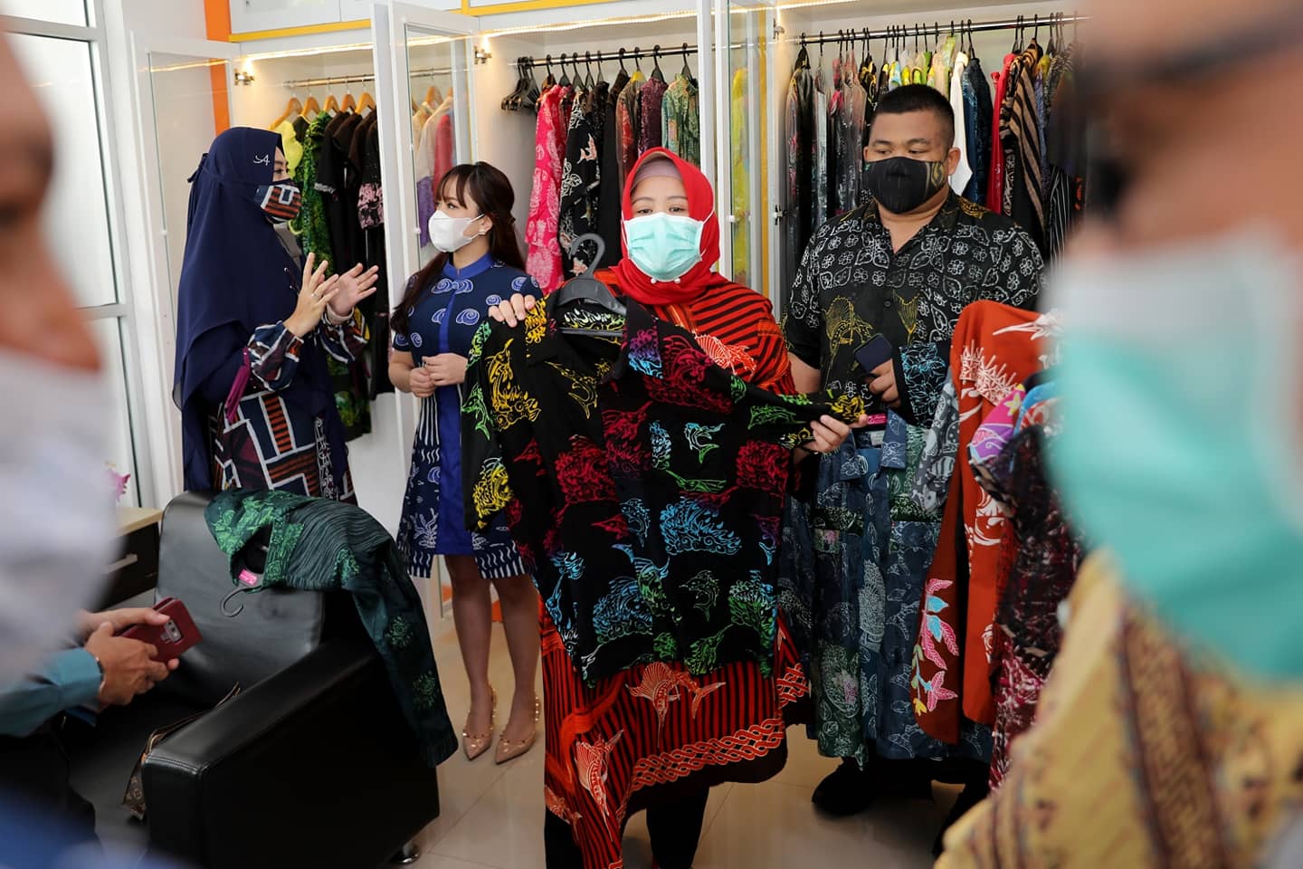 40 Pimpinan Bank di Batam Bikin Seragam Batik Batam - Media Center