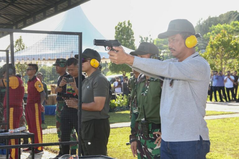 Sembari Bersilaturahmi, Rudi Bersama Fokompinda Latihan Menembak di ...