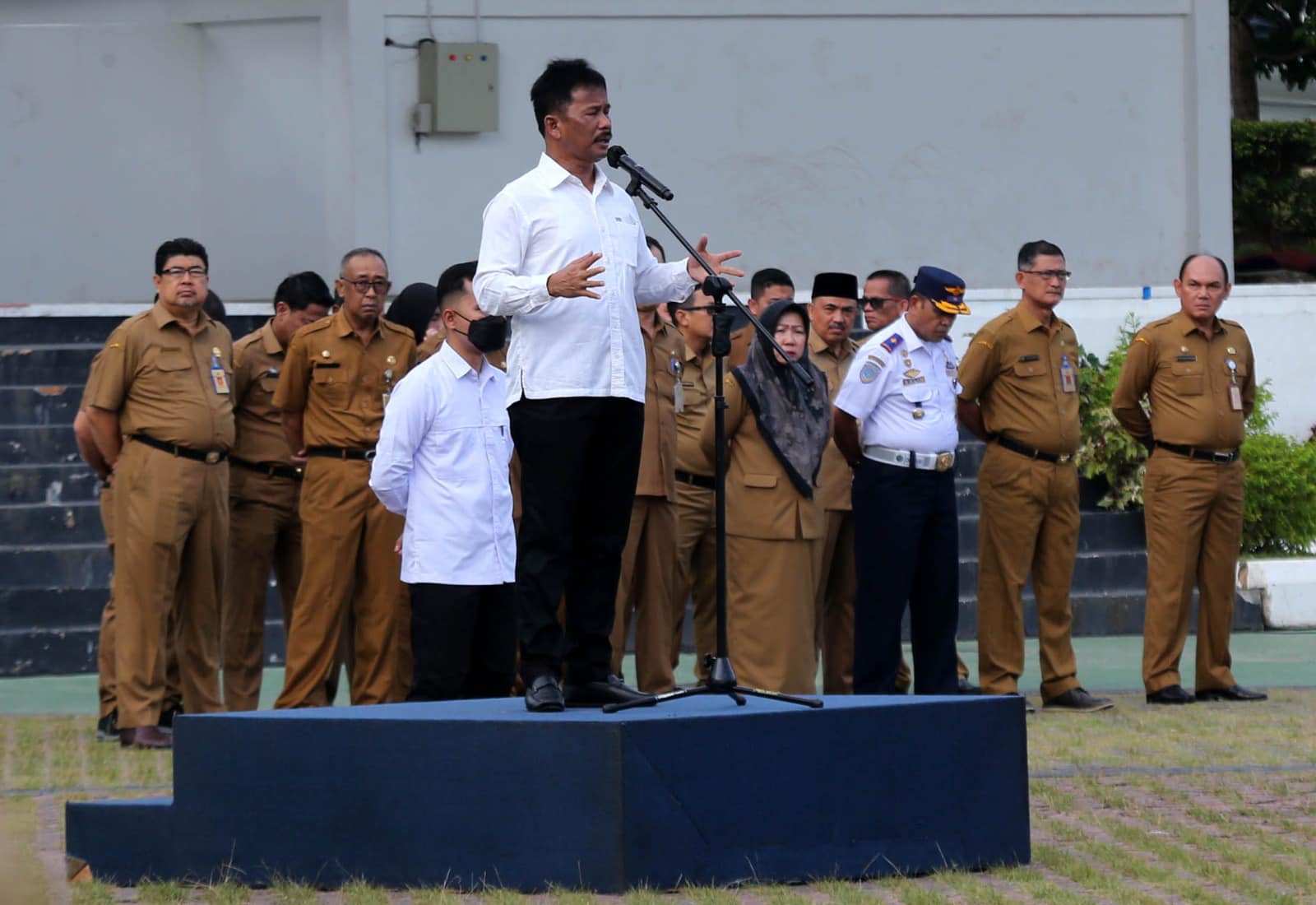 Rudi Ajak Seluruh Pegawai di Lingkungan Pemko Batam Terapkan Pola Hidup Sederhana - Media Center