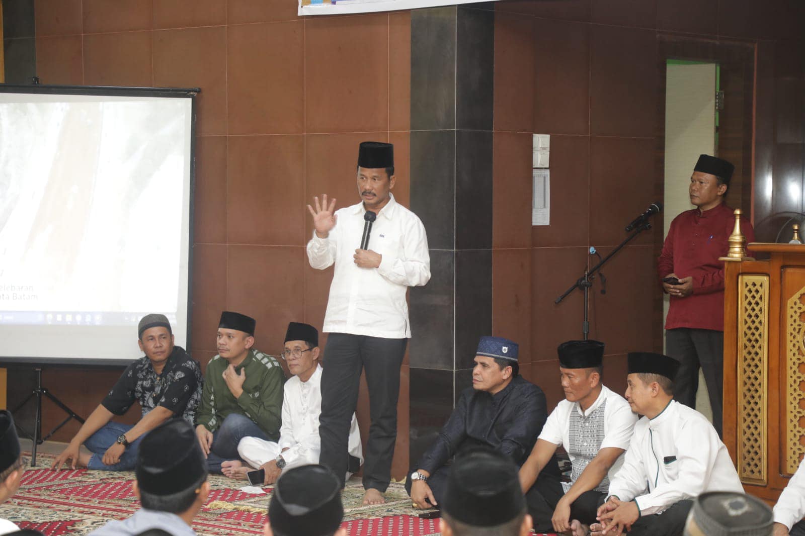 Safari Ramadhan di Batuaji, Rudi Ajak Masyarakat Jaga Kekompakan Membangun Batam - Media Center
